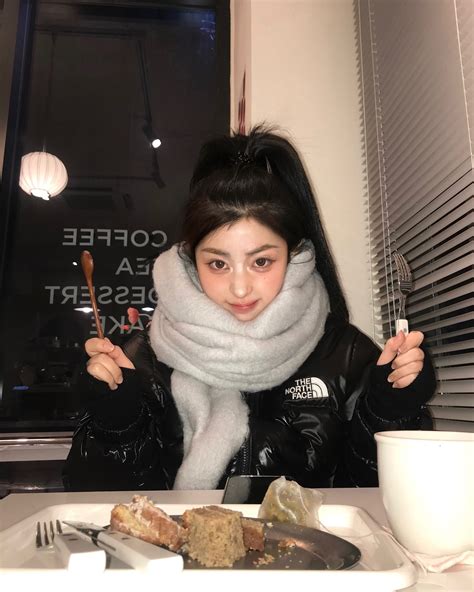 윤서 협찬 아이스크림 아니고 핫바 👀 렌시스 블리스 플러스 그레이 큰 직경 사랑하는 사람은 요즘 이것만 끼고