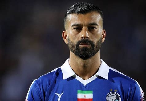 رامین رضاییان بیرون زمین با هم‌تیمی‌ها رفاقت نمی‌کنم فیلم