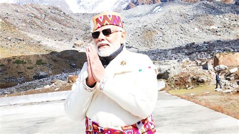 देश के अंतिम गांव तक पहुंचे Pm मोदी तस्वीरों में देखें केदारनाथ से
