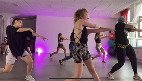 Twerk Tutorial Twerken Lernen Für Anfängerinnen Watch Mi Step