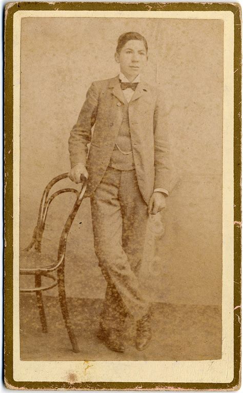 Retrato De Un Joven Hombre Cultura Digital UDP