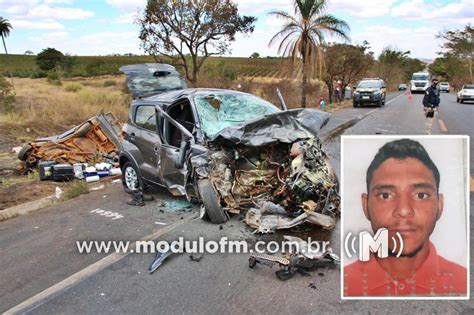 Veja O Vídeo Colisão Frontal Entre Dois Carros Deixa Jovem Morto E