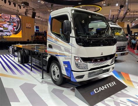 MITSUBISHI FUSO HADIRKAN VARIAN LDT DAN MDT TERBARU PADA AJANG GIIAS