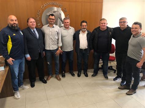 Novo Presidente Da Liga Jaraguaense De Futebol Visita A Fcf Federação