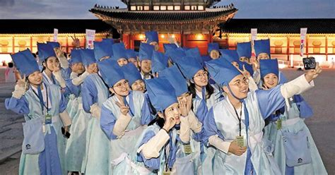 조선시대 화가 옷 입고 찰칵… 경복궁 궁중문화축전