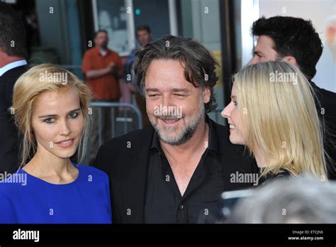 Los Angeles Ca April 16 2015 Russell Crowe Isabel Lucas