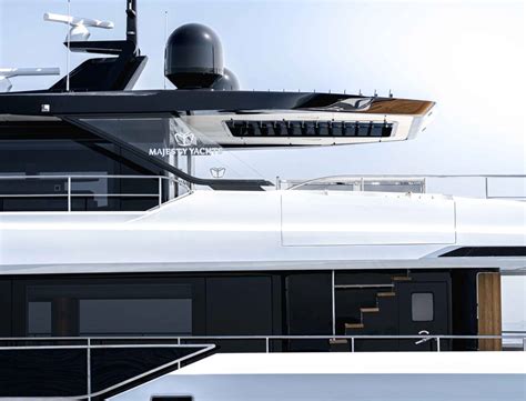 Gulf Craft Majesty 111 Yacht Yachtbuyer