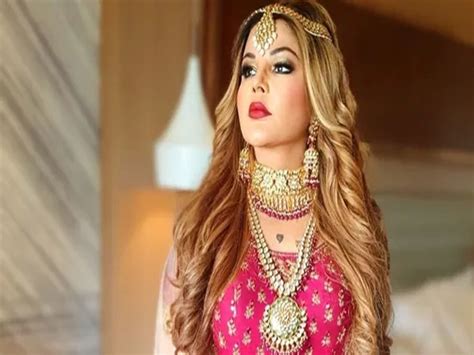 Rakhi Sawant Birthday 11 करोड़ के बंगले और लाखों की कार की मालकिन हैं