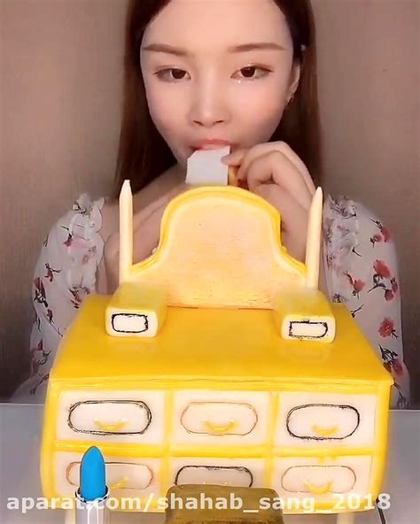 چالش غذا خوری کیک