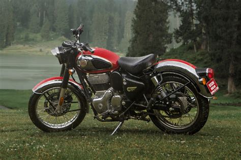 2023 Royal Enfield Classic 350 Bobber Render In 7 New