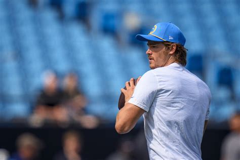 Chargers Qb Justin Herbert Questionable For Sunday Vs Steelers With