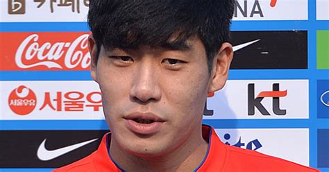 인터뷰하는 김주영