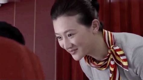 老婆长得太漂亮当空姐，老公坐了同一个航班目睹媳妇被欺负的画面！高清1080p在线观看平台腾讯视频