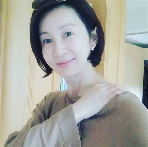 전인화 민낯 셀카 공개 나이 잊은 여신 미모