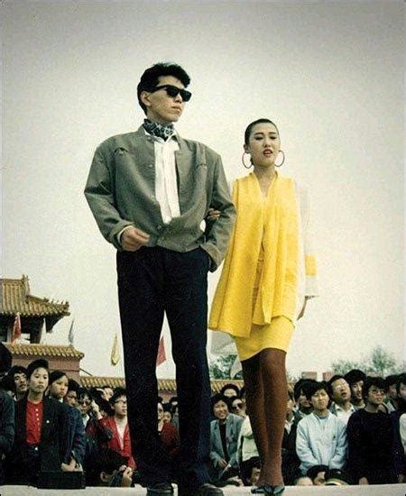 80年代大众流行穿着，搁到现在也不过时，对不会穿衣的很有参考性