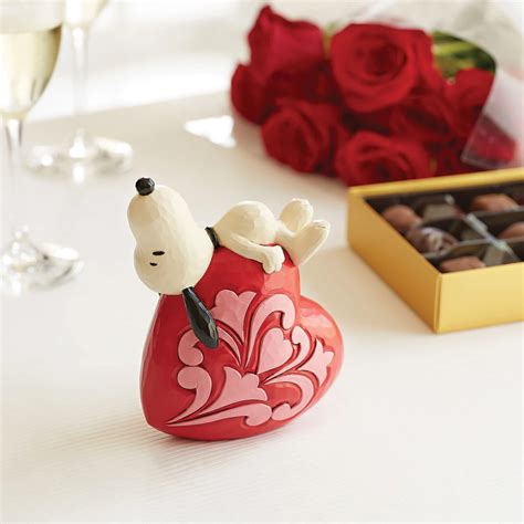 Jim Shore Peanuts Snoopy Laying On Heart Figurine Sparkle Castle