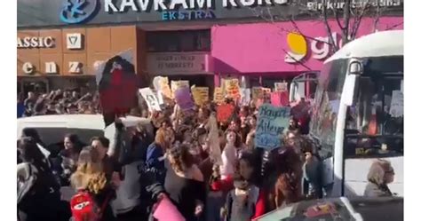Хиляди участваха в митинг за защита на правата на жените в центъра на