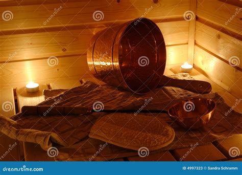 Innenraum Einer Finnischen Sauna Bild Bild 4997323