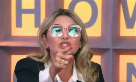 Antonia Fontenelle ataca Felipe Neto após ele ajudar Irmã Mônica