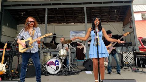 Music Scene The Linda Ronstadt Experience With Tristan Mcintosh