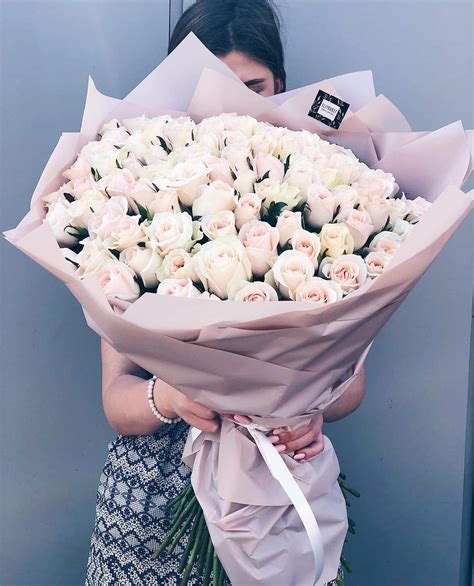 Букет из 101 й нежной кремовой розы — Elitbuket