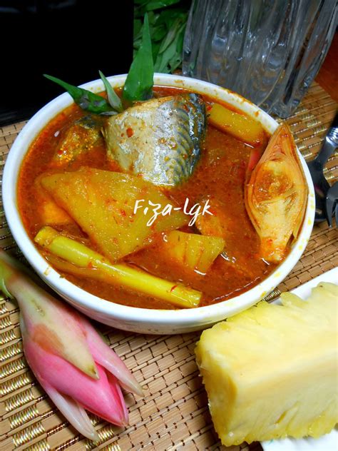 ASAM PEDAS IKAN TONGKOL DENGAN NENAS Fiza S Cooking