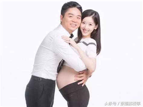 奶茶妹妹曬與丈夫劉強東搞怪合影，中年大叔可愛反差萌！ 每日頭條