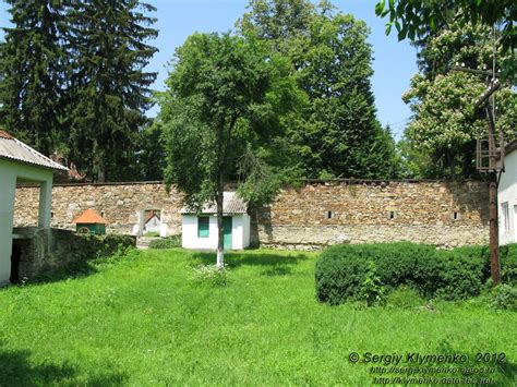 Закарпатська область Село Довге Іршавський район Фото Замок палац