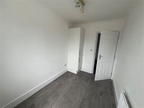Cheam Sutton 2 Bed Flat St Dunstans Hill Sm1 To Rent Now For £