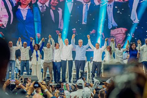 Abinader es proclamado candidato presidencial del partido País Posible