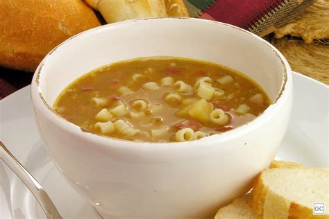 Sopa de feijão a receita para saborear em dias frios Guia da Cozinha