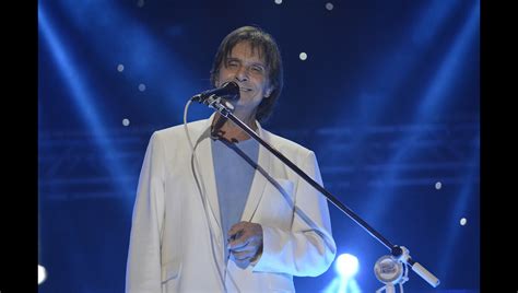 Foto Roberto Carlos falou que não está namorando mas deixou