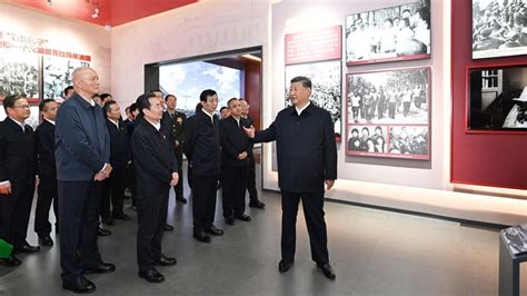 ปธน จีน เยี่ยมชมนิทรรศการฉลองครบรอบ 70 ปี เขตปกครองตนเองซินเจียงอุยกูร์