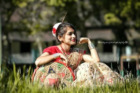 Assamese Traditional Dress Traditional Dresses Couple Photos Dress