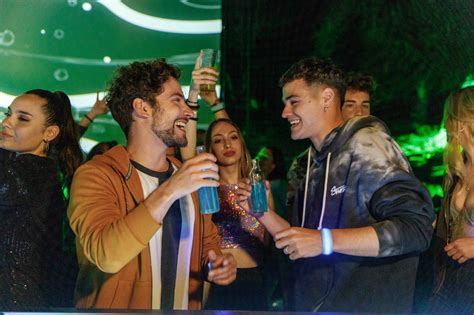 Benvenuti A Eden La Nuova Serie Spagnola Netflix Tv Tips Quale