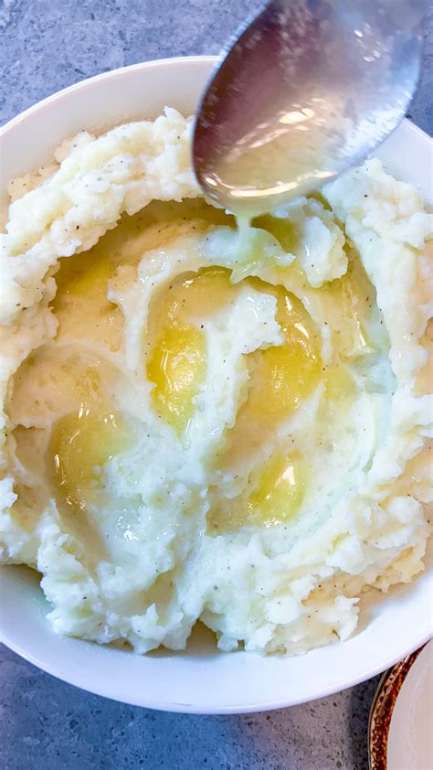 Buttery Garlic Herb Mashed Potatoes The Bite With Jackie