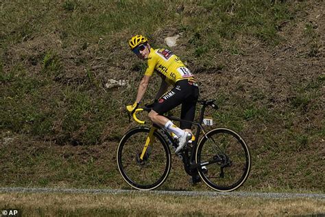 Tour de France leader Jonas Vingegaard sportsmanship waits for Tadej Pogačar after crash stage