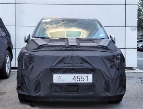 기아 모닝 2차 부분변경 모델 세로형 헤드램프 눈길 기아 모닝 2차 부분변경 모델 세로형 헤드램프 눈길