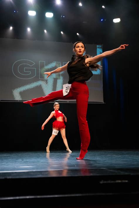 TANIEC DZIAŁ TAŃCA I TEATRU