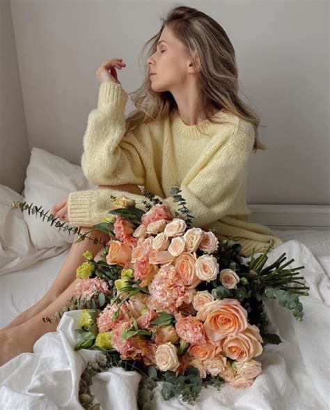 Девушка с цветами Цветы Флористика Идеи для фото
