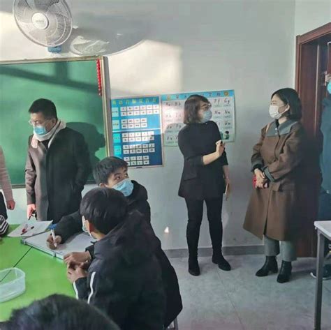 派驻旗教育体育局纪检监察组深入细致履监督 真抓实干防疫情 防控 工作 师生