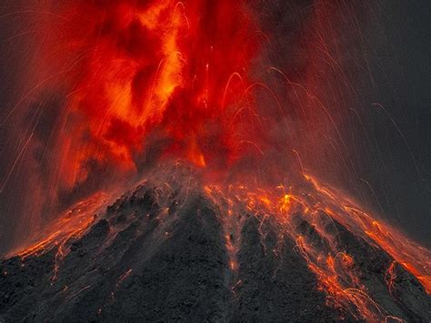 Video Y Fotos Volcán De Colima Escupe Fuego Excelsior