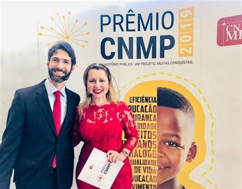 Promotora de Justiça do MPMS é parabenizada por organização do Prêmio
