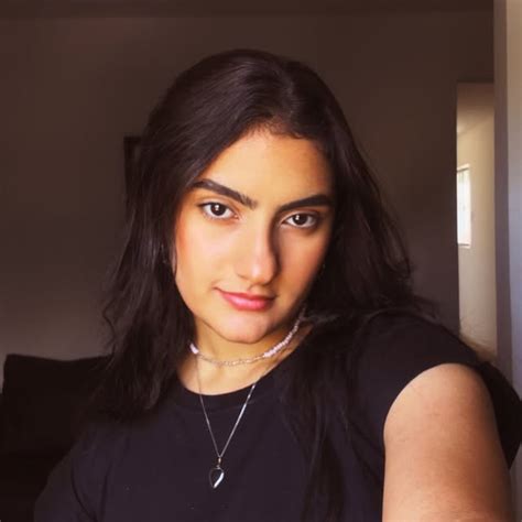 𝑵𝒂́𝒅𝒊𝒂 𝑳𝒂𝒄𝒆𝒓𝒅𝒂 Naa Lacerrda • Threads Say More