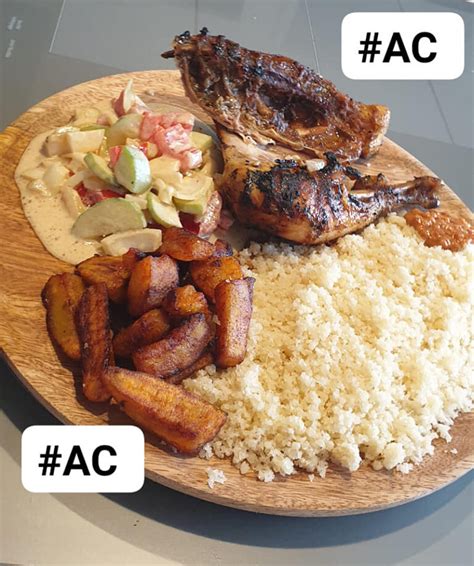 Attiéké Royal au Poulet Braisé Alloco et Sauce Piquante