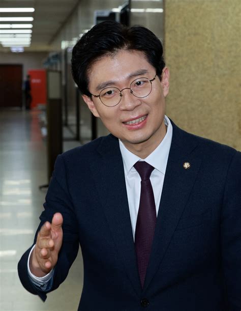 與 이레나·강철호·전상범 3인 인재 영입 이투데이