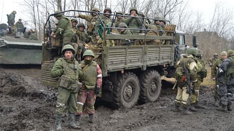Украинские военнопленные воюют на стороне РФ на Донбассе: в ISW ...