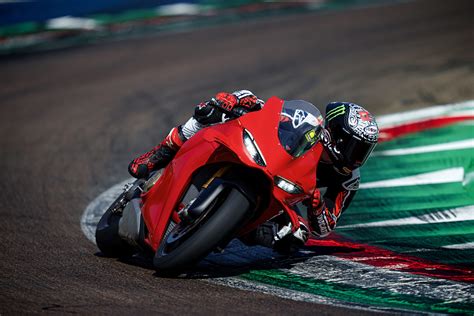 Ducati Panigale V4 2025 Ducati Panigale V4 Speciale Tkmtam