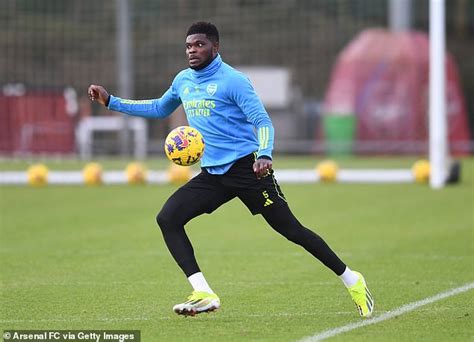 This Isnt Disneyland Mikel Arteta Plays Down Oleksandr Zinchenko And