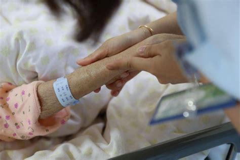 为什么说癌症晚期患者接受临终关怀服务更好身心生命方式 为什么说癌症晚期患者接受临终关怀服务更好身心生命方式